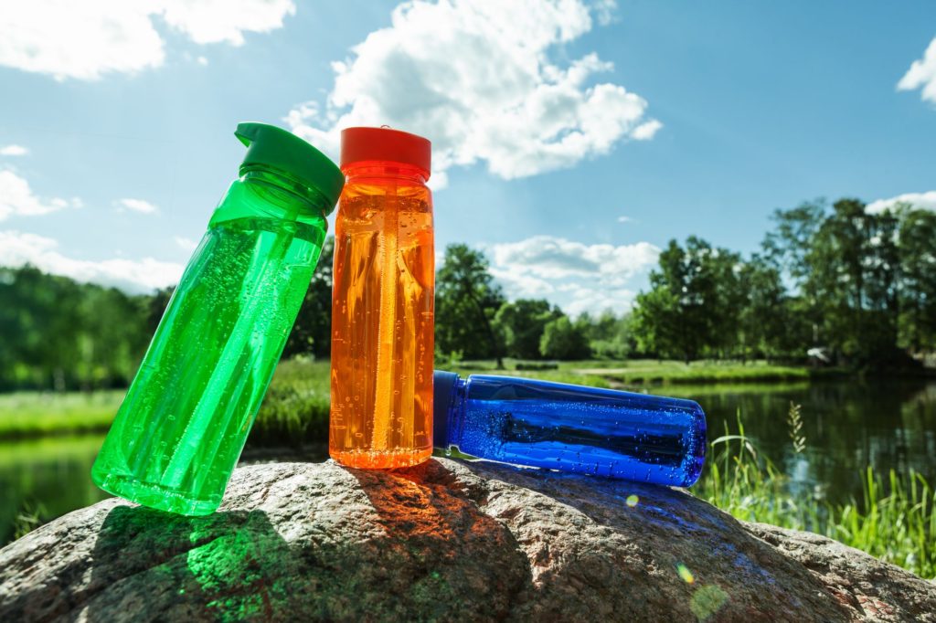 DİQQƏT! Azərbaycanda Satılan Bu Su Qabları Uşaqlarda Xərçəng Yaradır ...