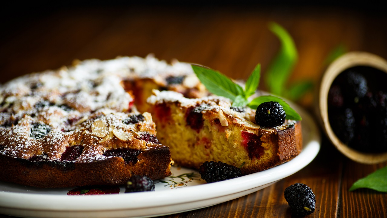 Qanı Təmizləyən Qara Tut İlə Piroq Resepti | Evdar.az